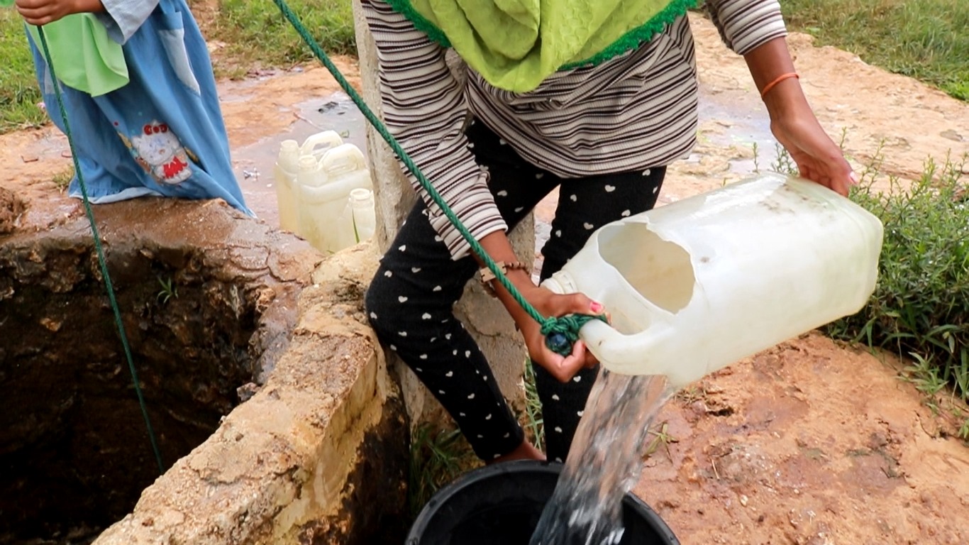 Sedekah Bangun Sumur dan MCK di Kampung Pedalaman